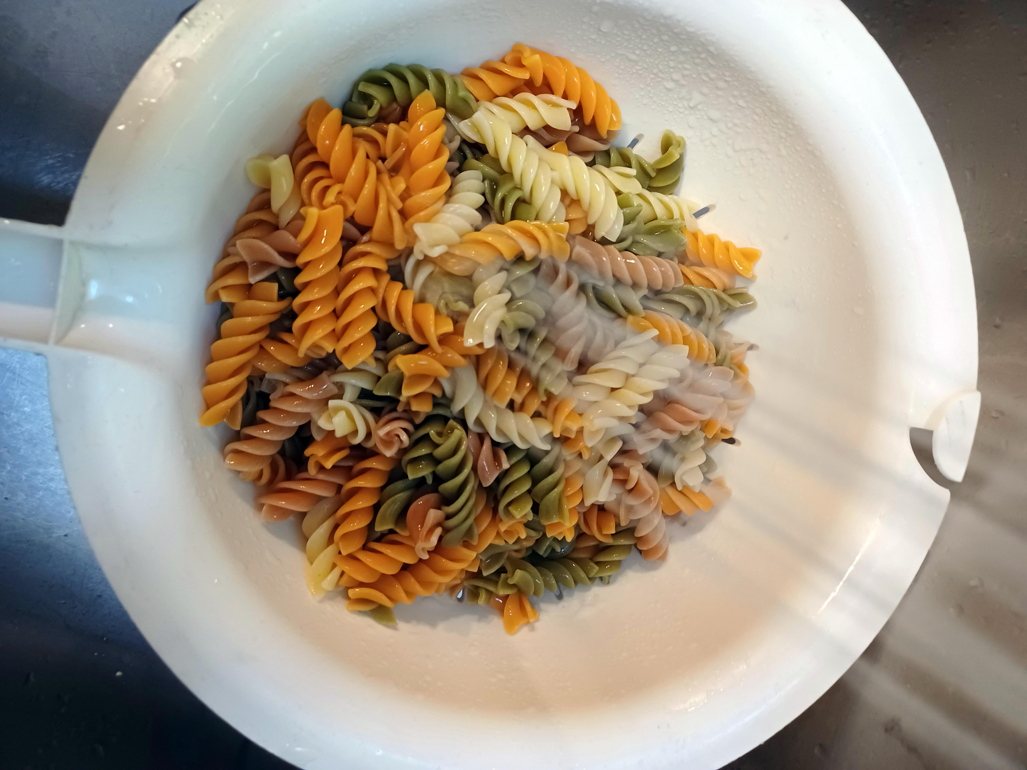 Tri-Color Pasta Salad – Googie DEsigns