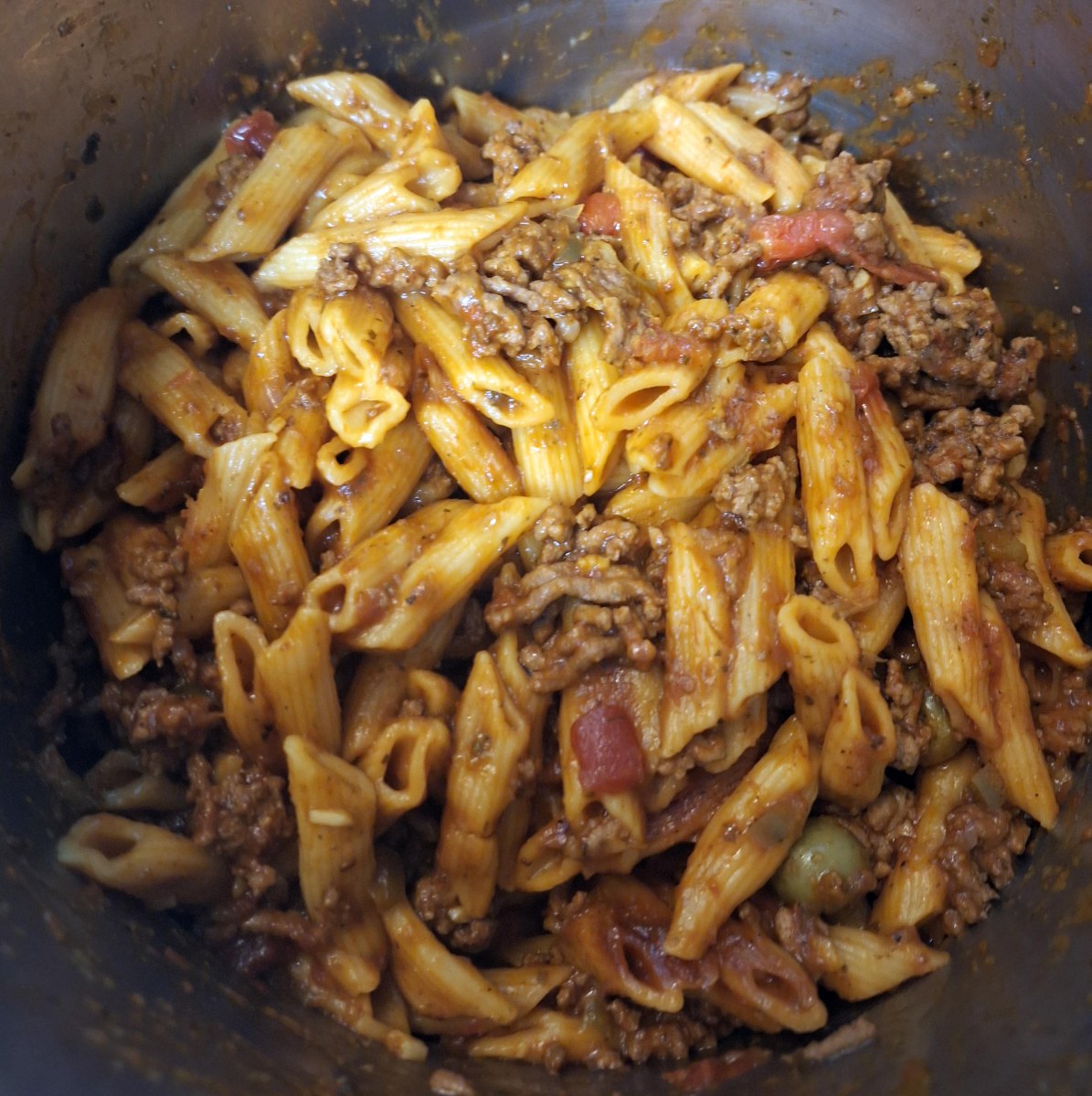 Puerto Rican Style Penne Pasta with Meat Sauce (Pressure cooked ...